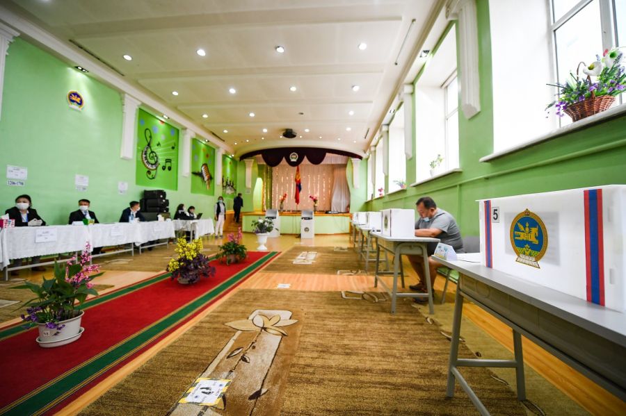 Үндэсний аудитын газарт улс төрийн 27 нам 2 эвсэл мөрийн хөтөлбөрөө хүргүүллээ Humanz