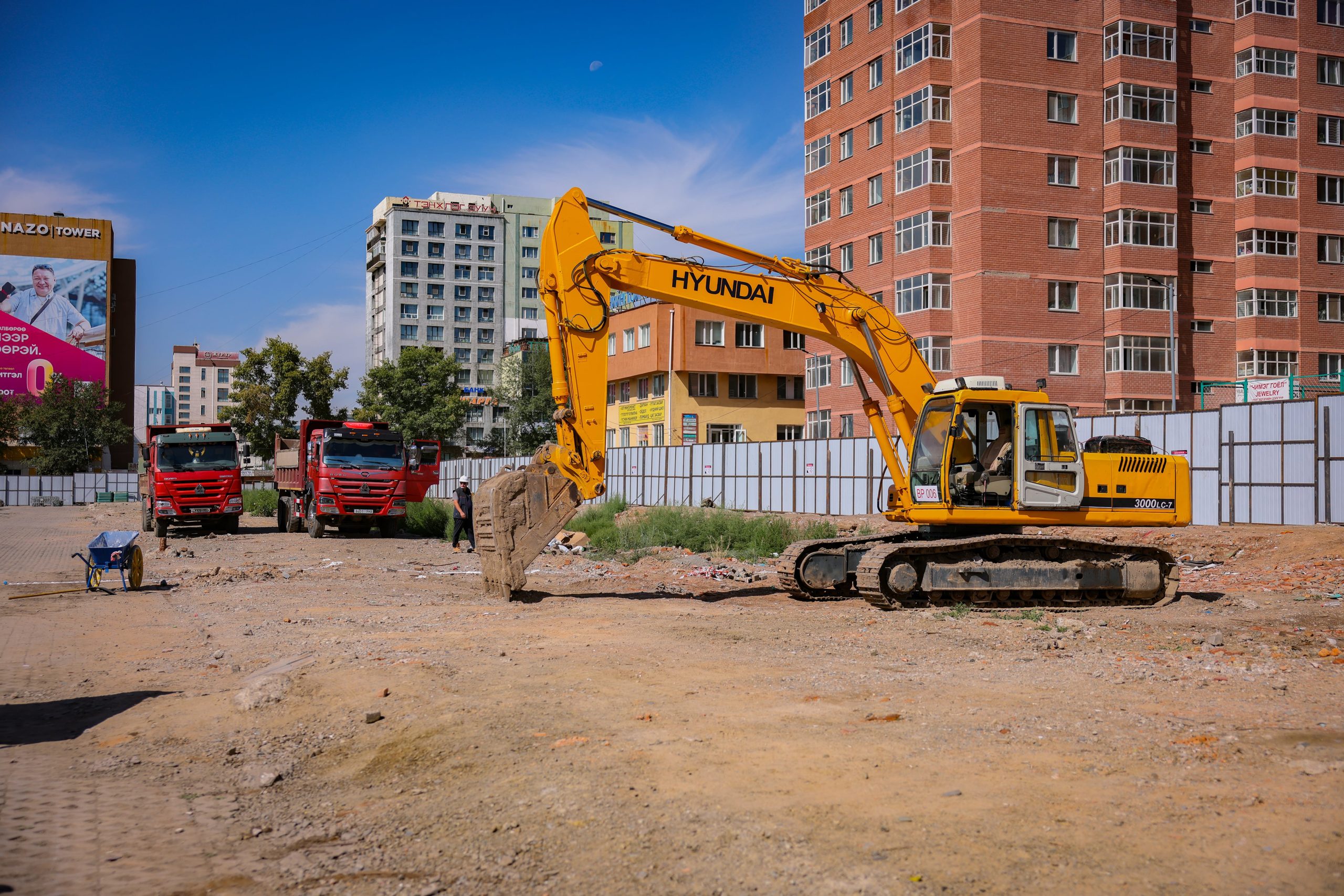 “Урт цагаан” худалдаа үйлчилгээний төвийг буулгасан талбайд далд зогсоол бүхий цэцэрлэгт